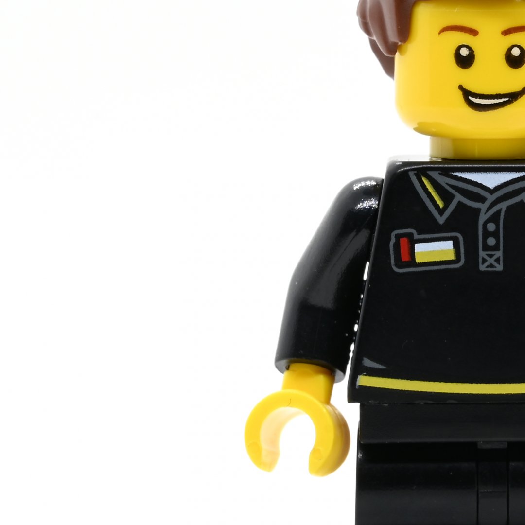 Lego Store Employee - | Lego Minifigures | lego.minifigures.world