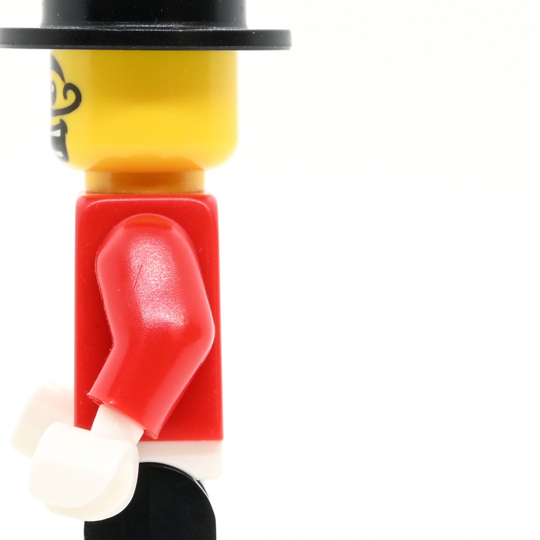 Circus Ringmaster - | Lego Minifigures | lego.minifigures.world