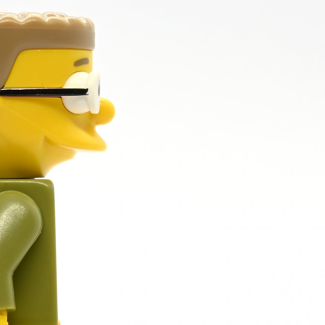 Waylon Smithers - | Lego Minifigures | lego.minifigures.world