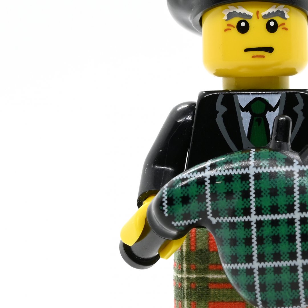 Bagpiper - | Lego Minifigures | lego.minifigures.world