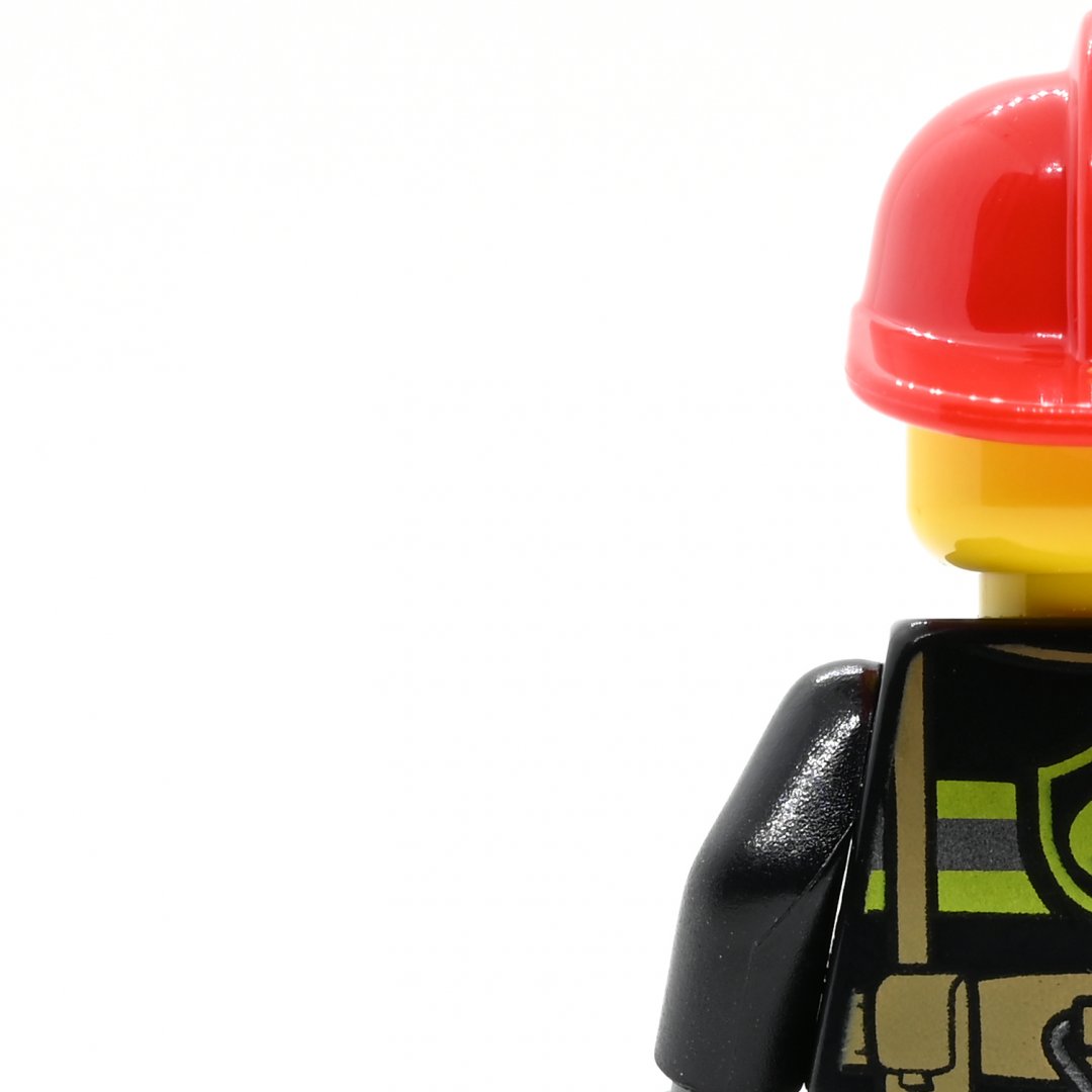 Fireman - | Lego Minifigures | lego.minifigures.world