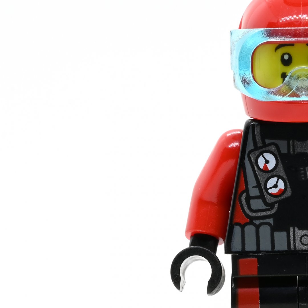 Beachgoer (Scuba Diver) - | Lego Minifigures | lego.minifigures.world