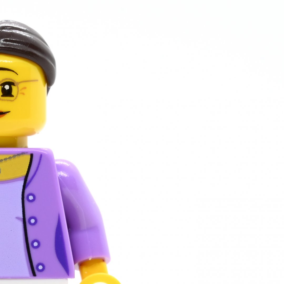 Grandma - | Lego Minifigures | lego.minifigures.world