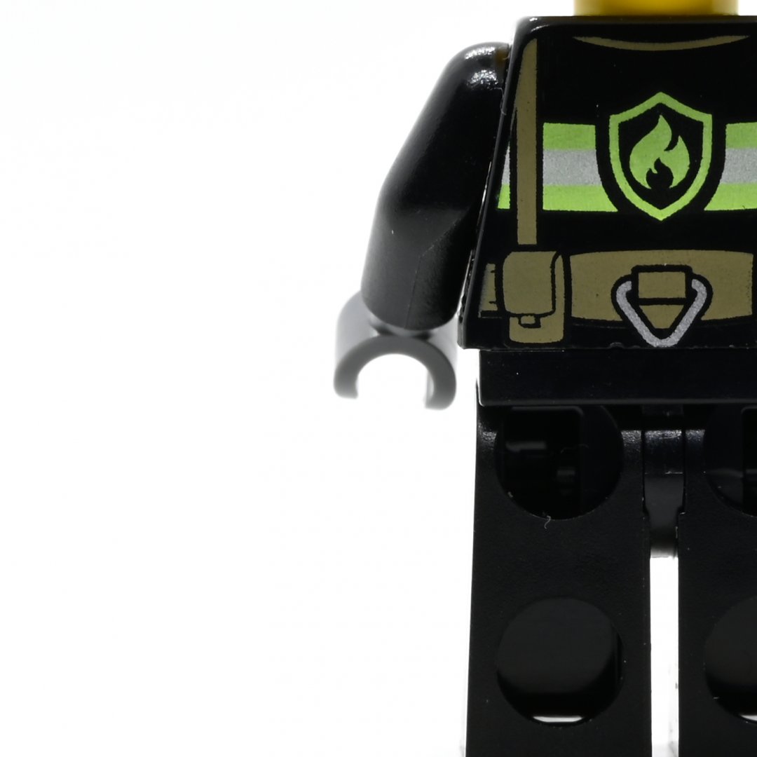 Blaze Firefighter - | Lego Minifigures | lego.minifigures.world