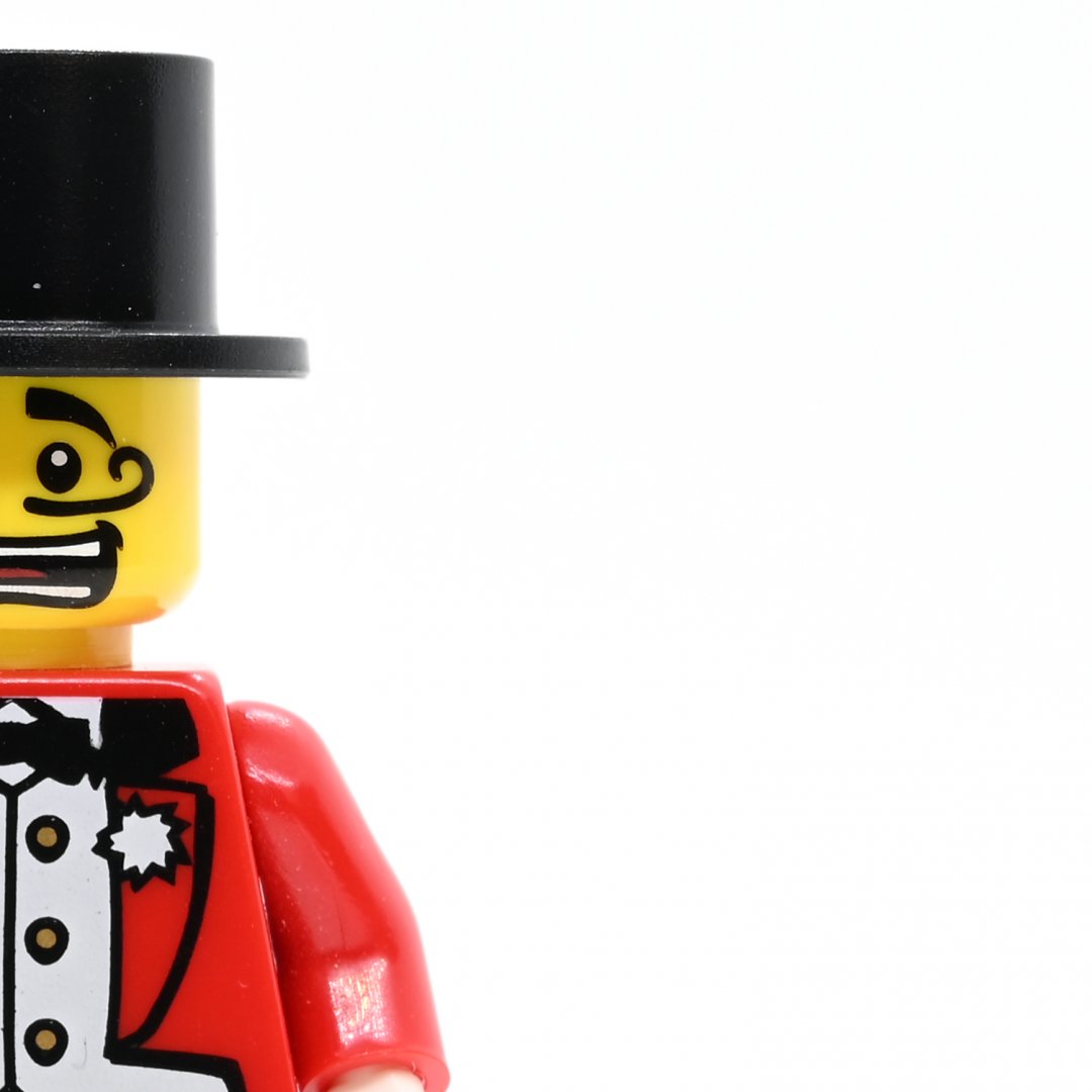 Circus Ringmaster - | Lego Minifigures | lego.minifigures.world