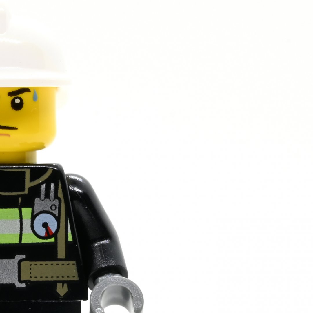 Blaze Firefighter - | Lego Minifigures | lego.minifigures.world