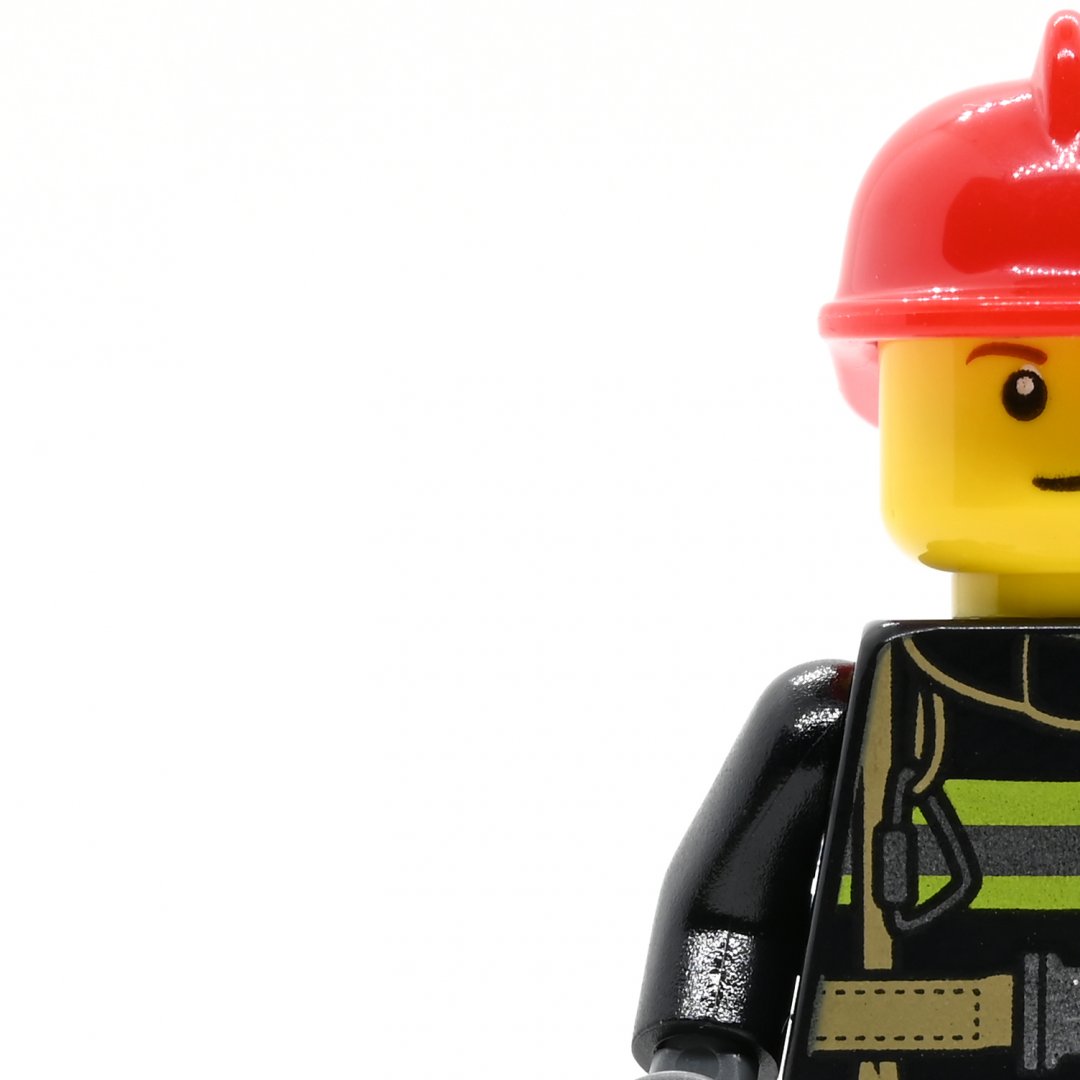 Fireman - | Lego Minifigures | lego.minifigures.world