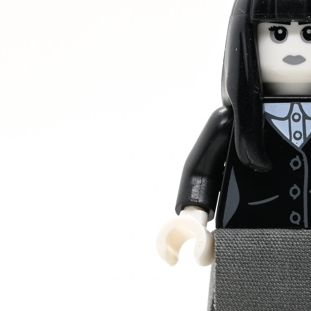 Spooky Girl - | Lego Minifigures | lego.minifigures.world