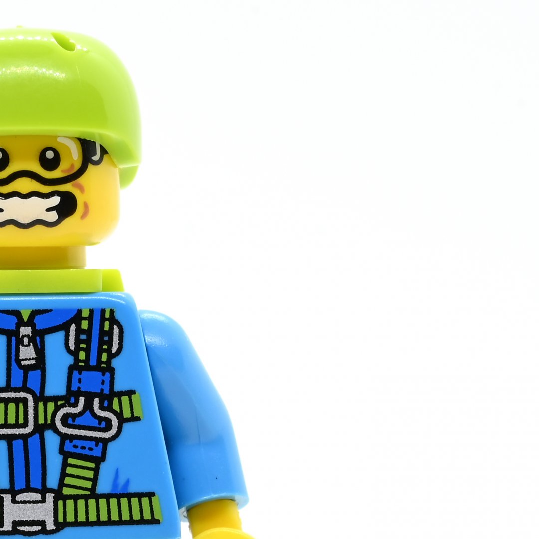 Skydiver - | Lego Minifigures | lego.minifigures.world